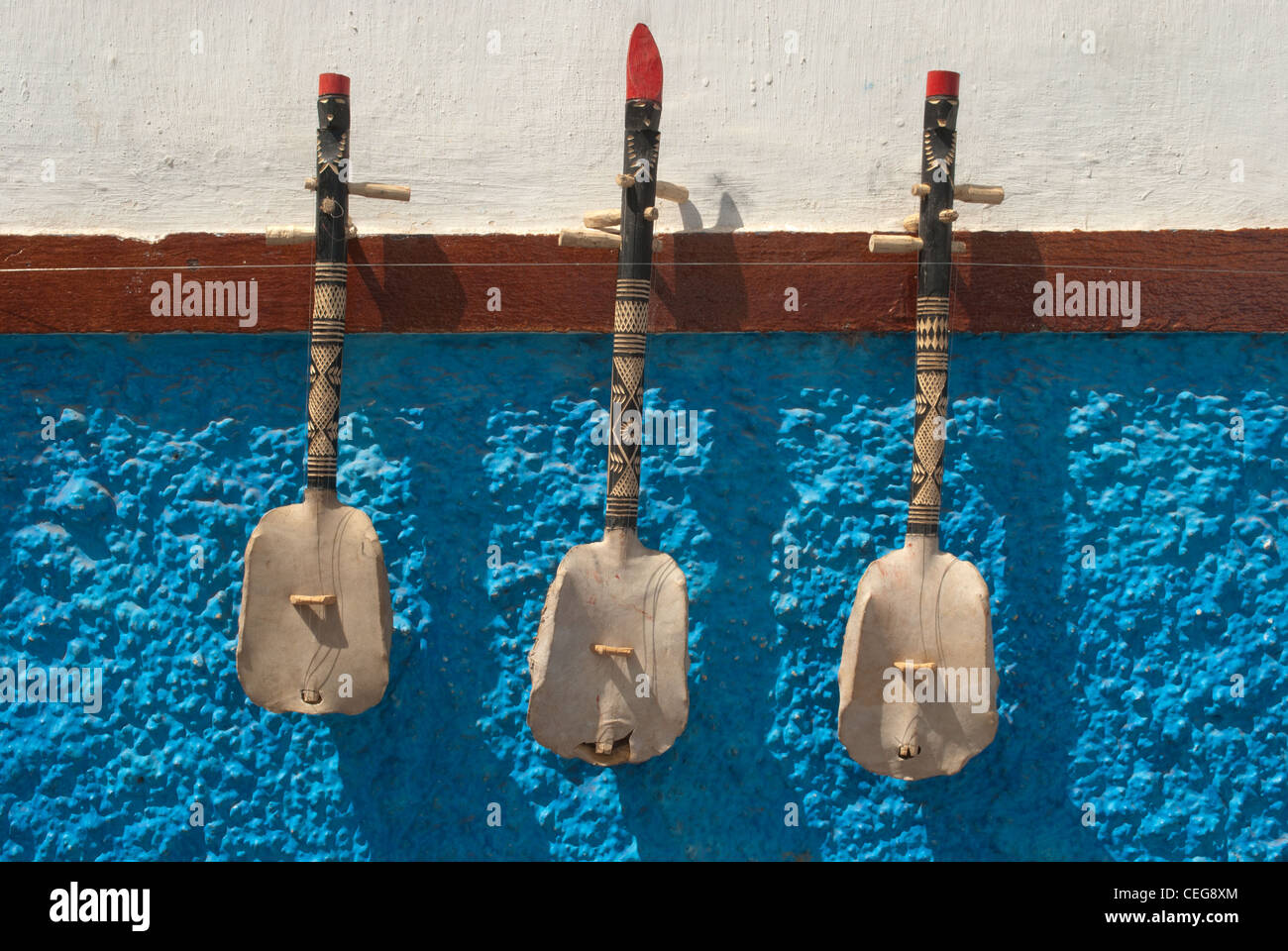 String instruments morocco hi-res stock photography and images - Alamy