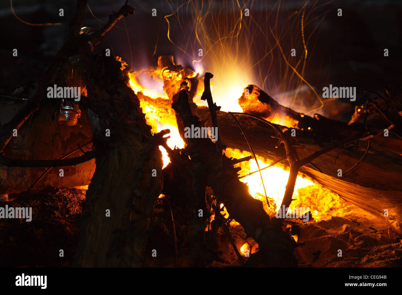 Cinders from a camp fire hi-res stock photography and images - Alamy