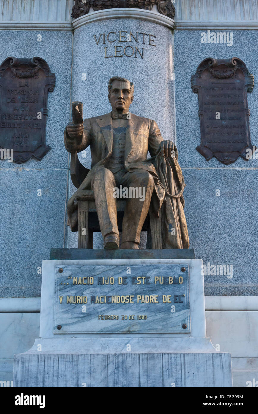 Leon born sculpture hi-res stock photography and images - Alamy