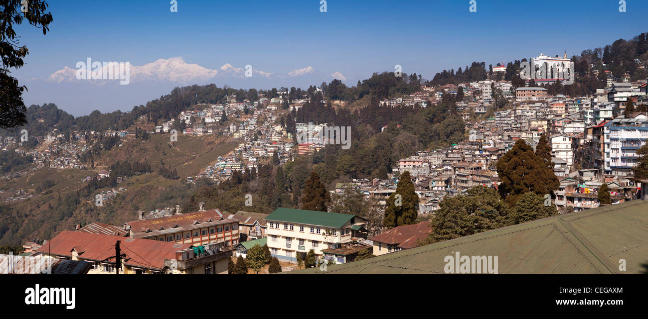 India, West Bengal, peaks of Kangchenjunga, beyond Darjeeling town ...