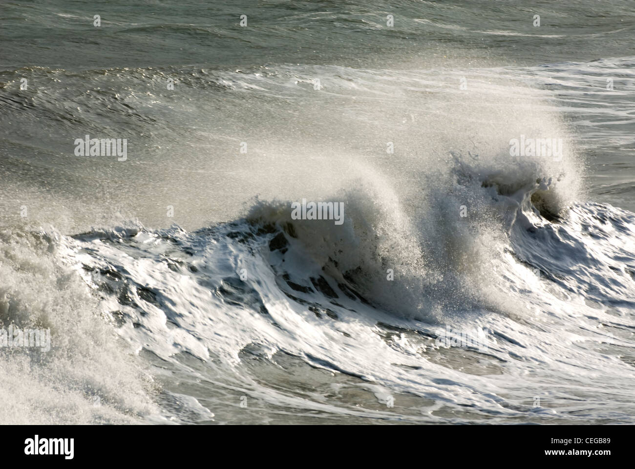 Wave wind crest hi-res stock photography and images - Alamy