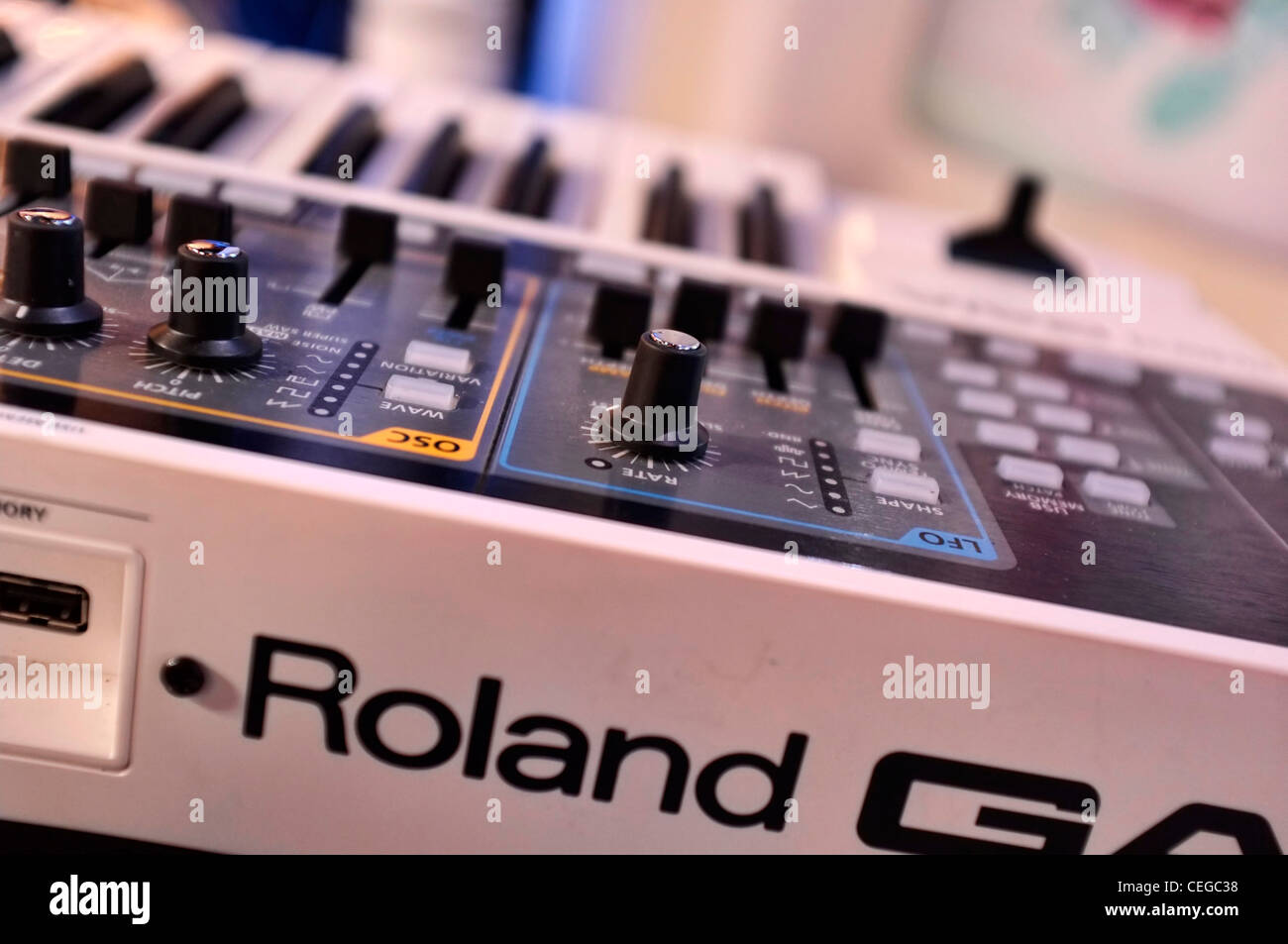 Synthesizer hi-res stock photography and images - Alamy