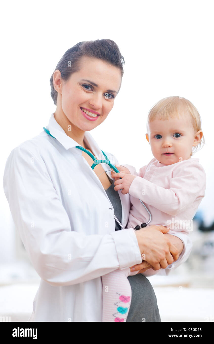 Portrait of pediatrician doctor with baby Stock Photo - Alamy
