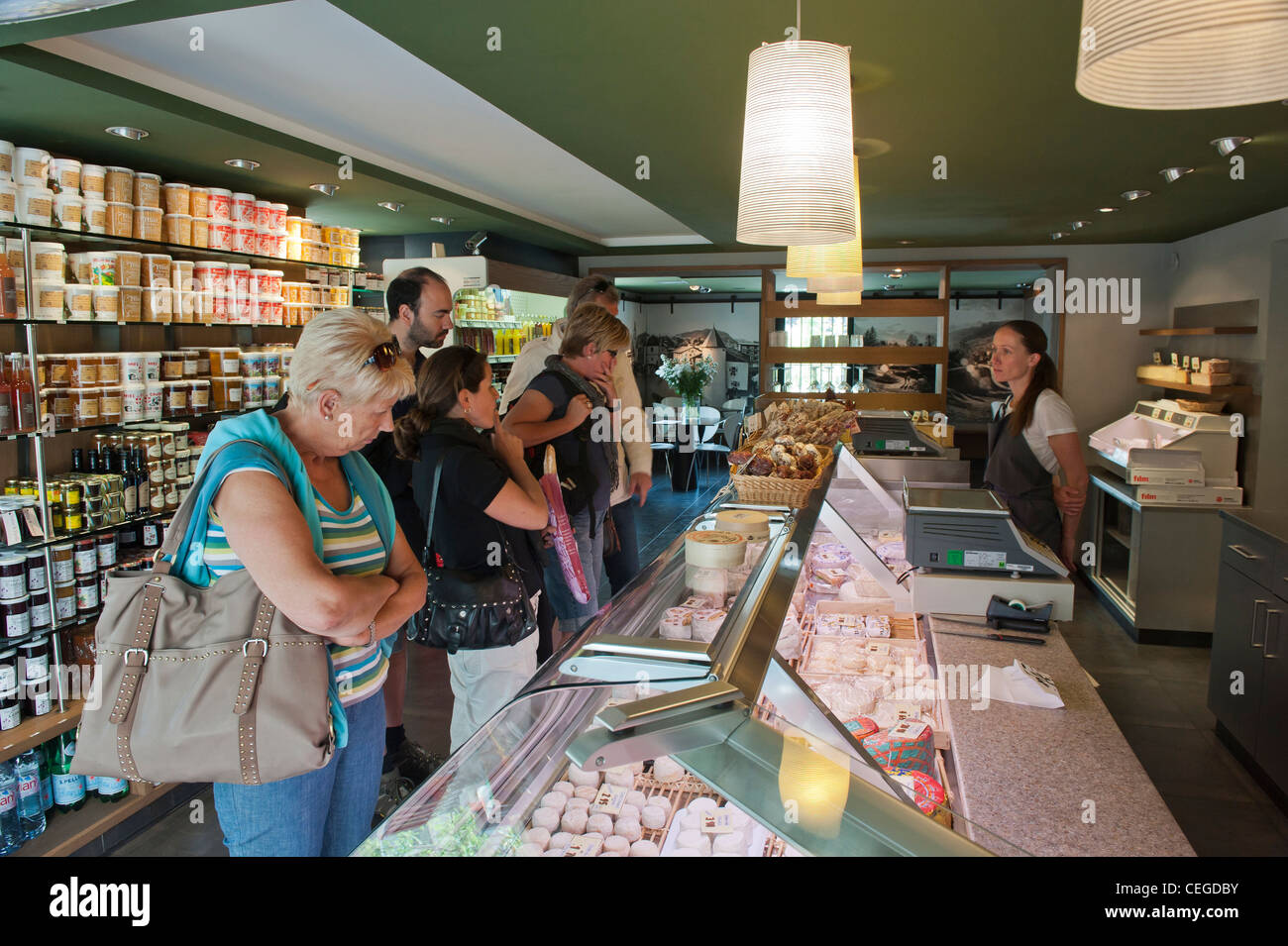 Deli shop interior hi-res stock photography and images - Alamy