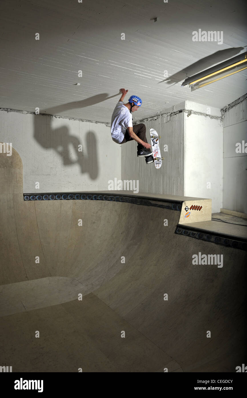Skateboarding plant hi-res stock photography and images - Alamy