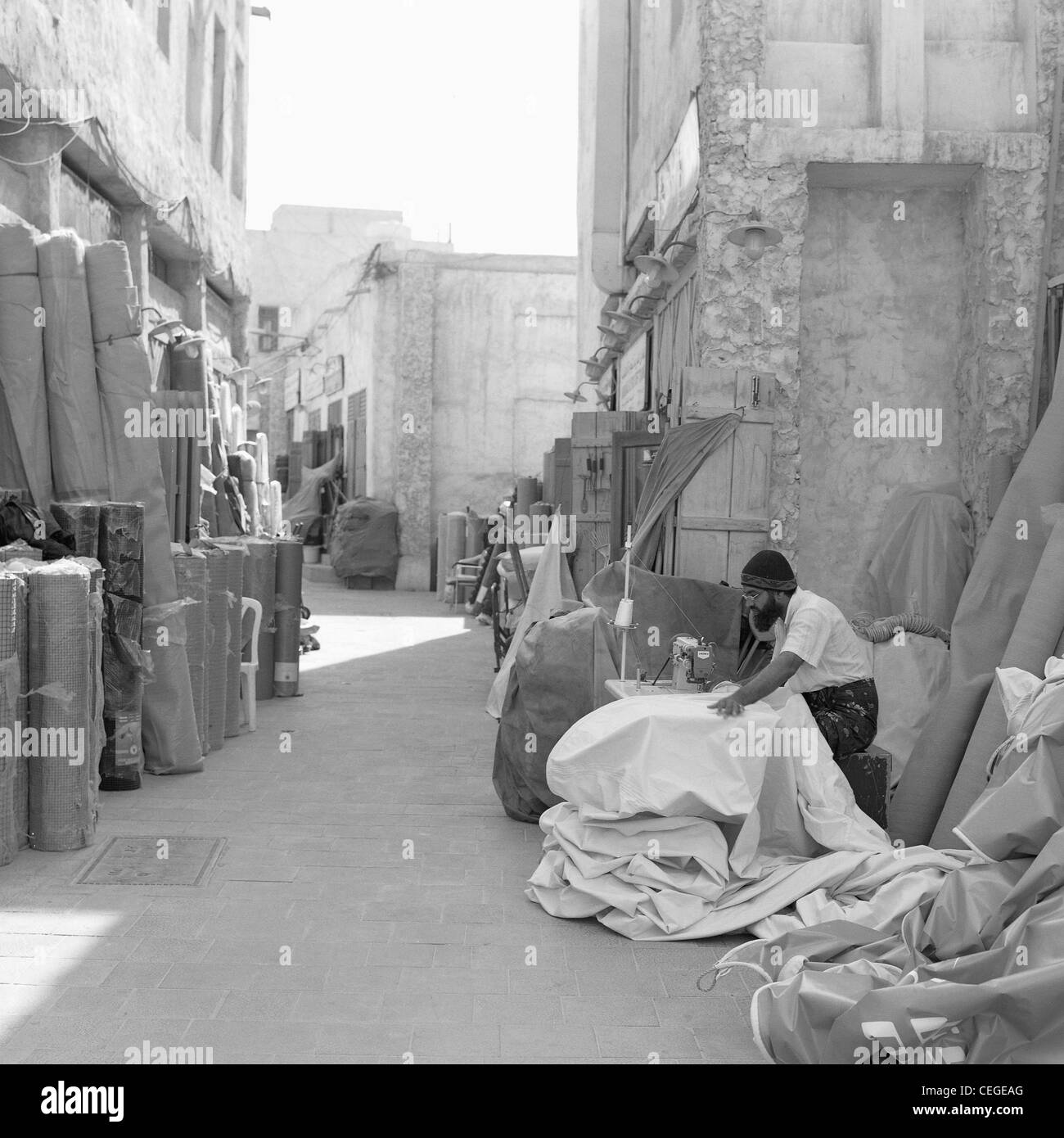 Old man qatar hi-res stock photography and images - Alamy