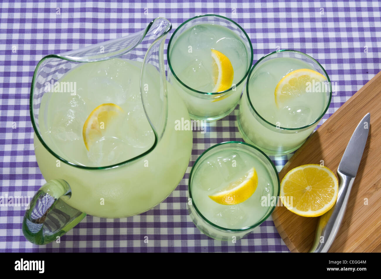 Lemonade refreshments hi-res stock photography and images - Alamy