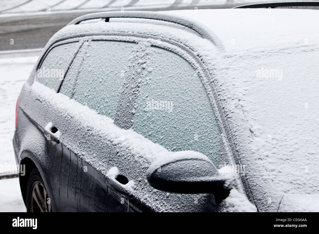 Ice on car hi-res stock photography and images - Alamy