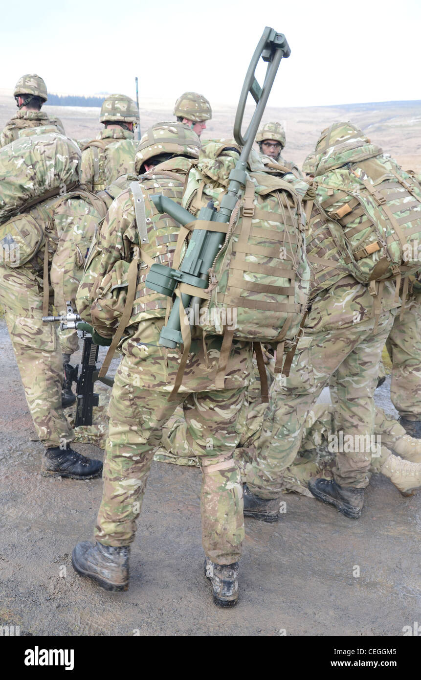 Mine detector british army hi-res stock photography and images - Alamy