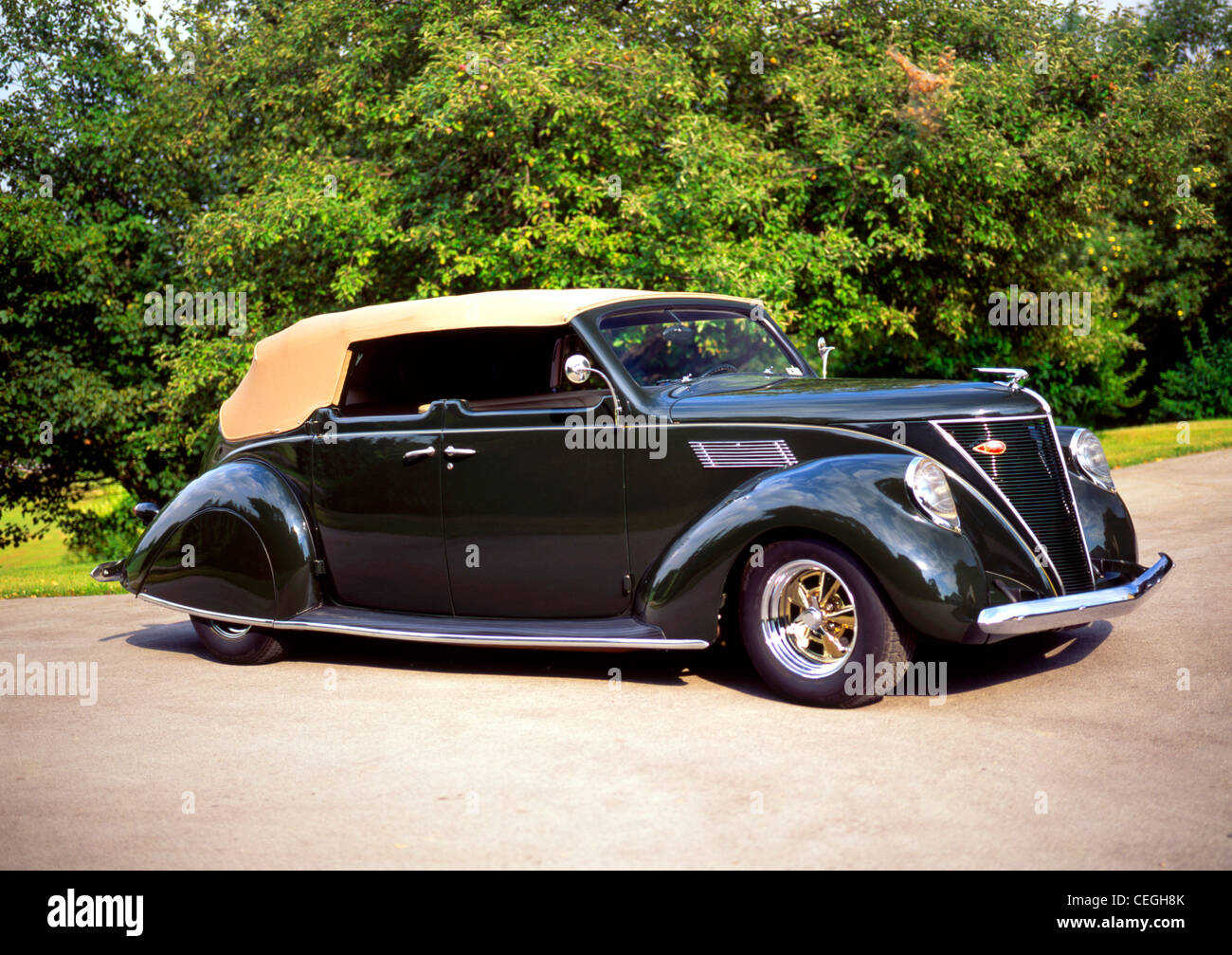 1937 Lincoln Zephyr Custom Stock Photo - Alamy