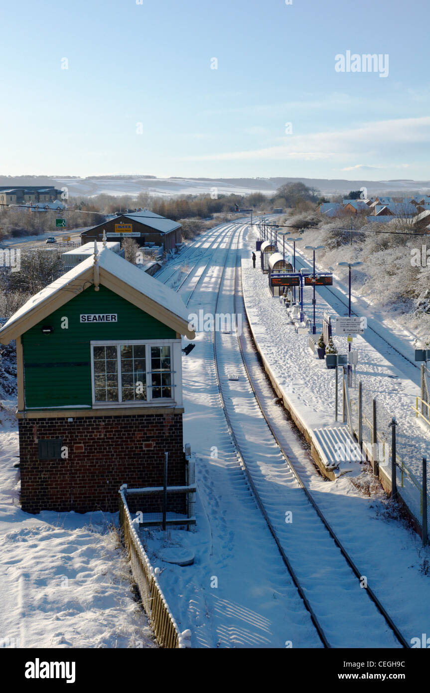 Seamer station hi-res stock photography and images - Alamy