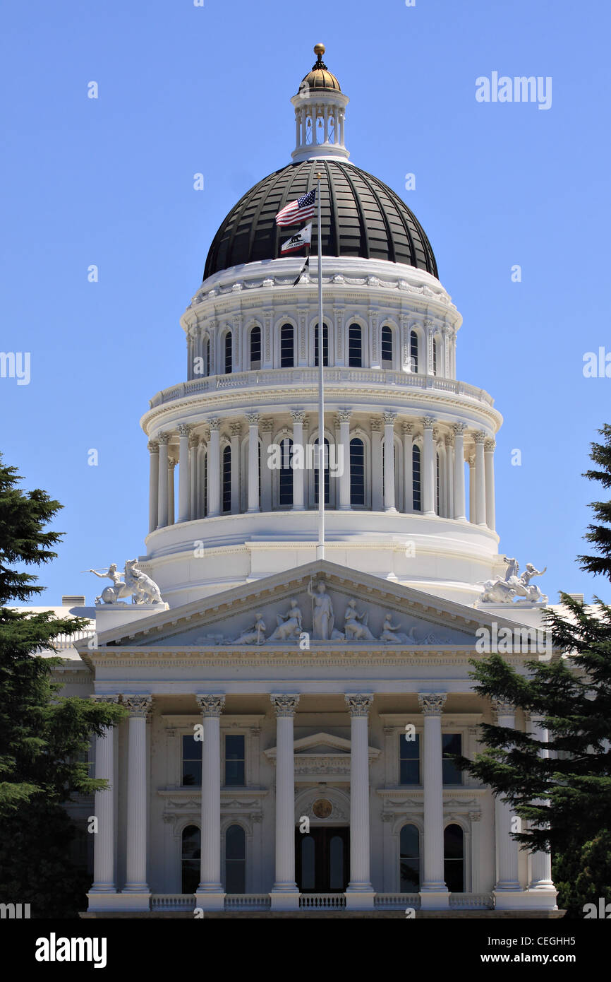 Dorian doric column hi-res stock photography and images - Alamy