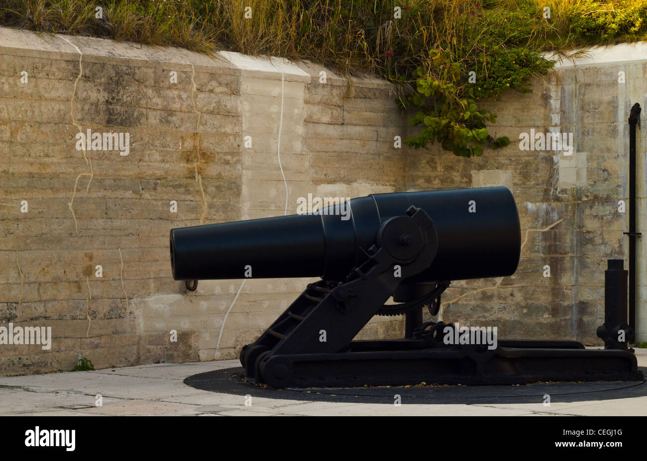 Mortar gun hi-res stock photography and images - Alamy