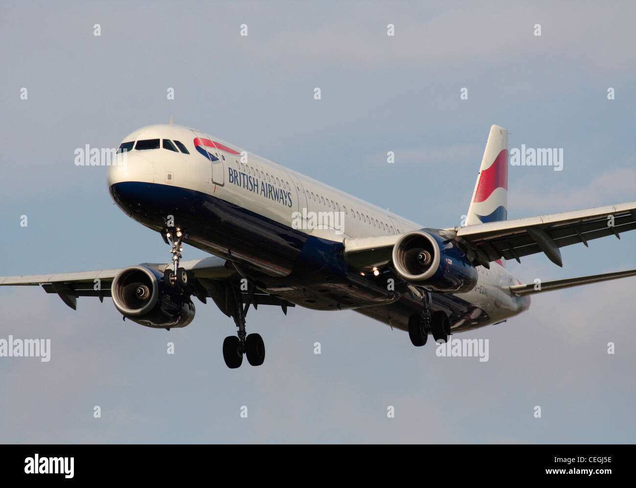 Ba a321 flying hi-res stock photography and images - Alamy