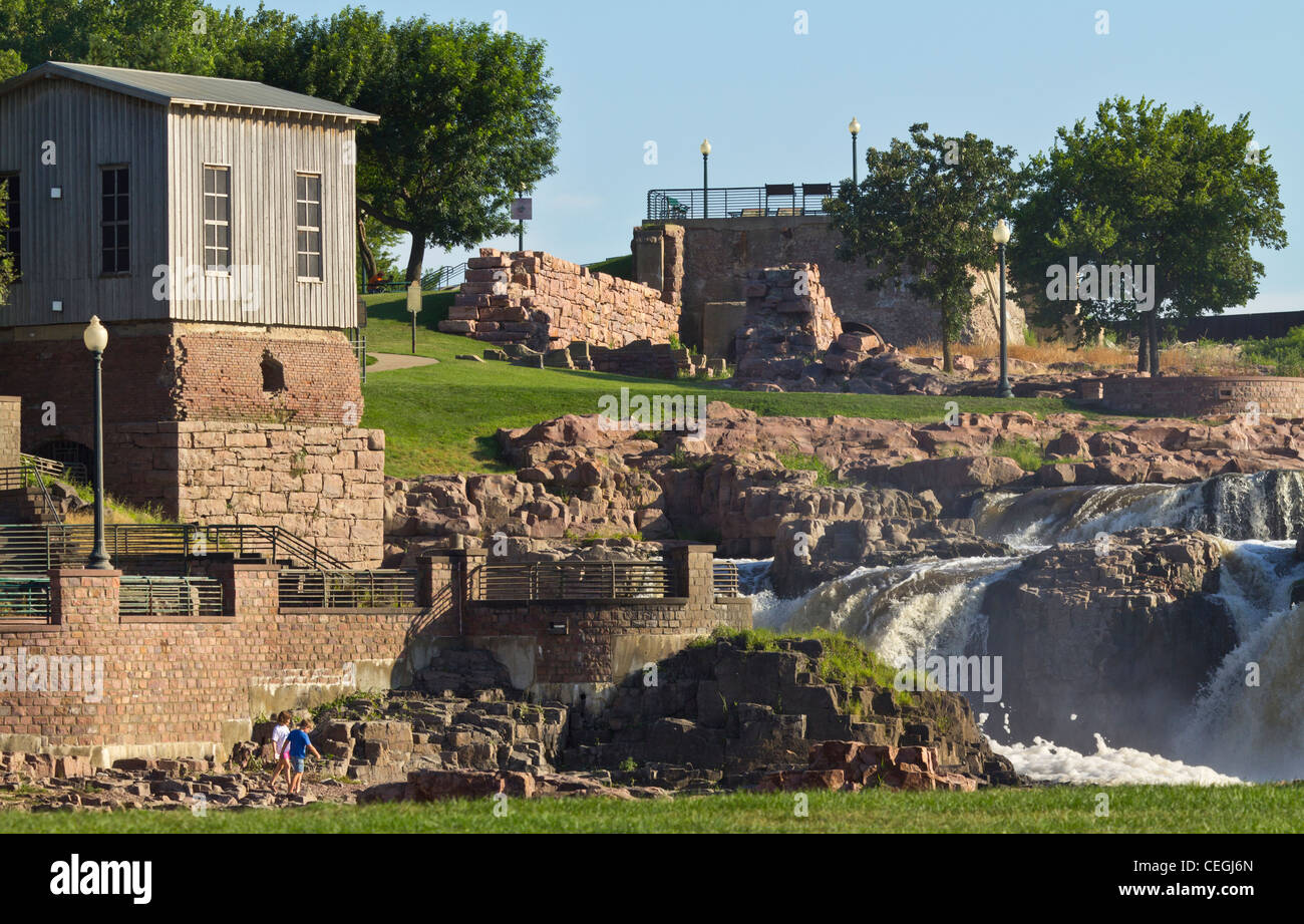 American Sioux Falls Big Sioux River Queen Bee Mill Ruins beautiful ...