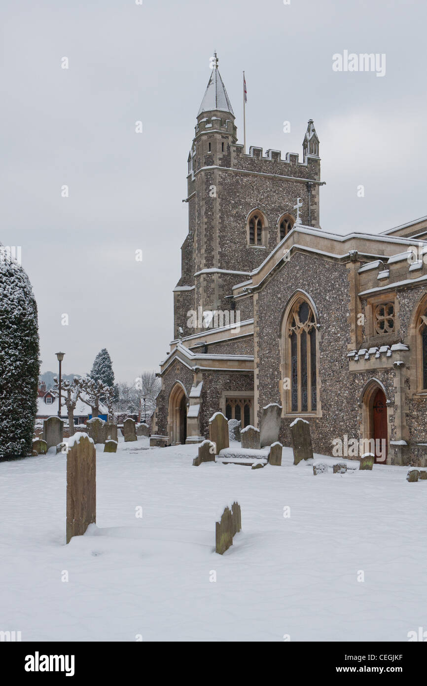 St Mary's Church, Amersham in the snow Stock Photo - Alamy