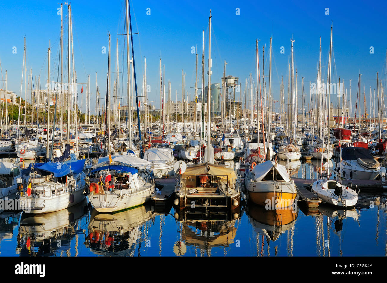Sunset at the marina in Port Vell, Barcelona, Spain Stock Photo - Alamy