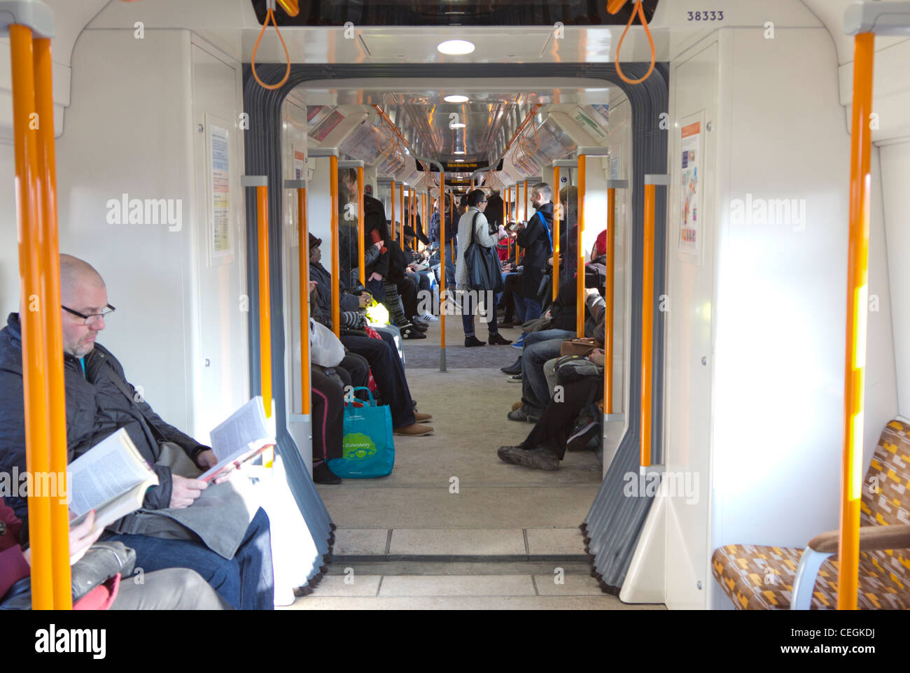 Overground train hi-res stock photography and images - Alamy