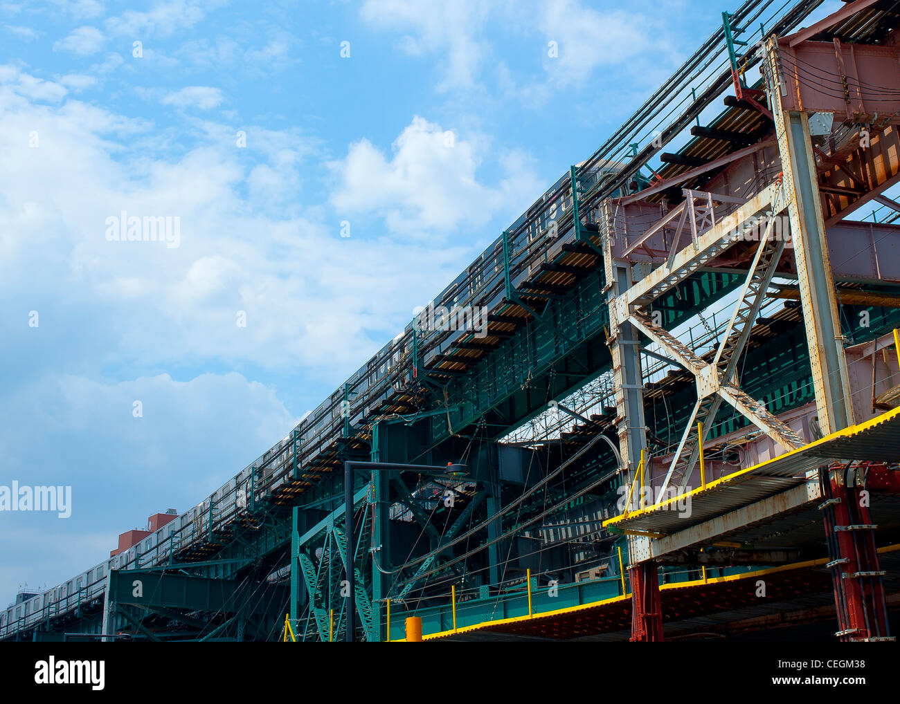 Elevated platform hi-res stock photography and images - Alamy