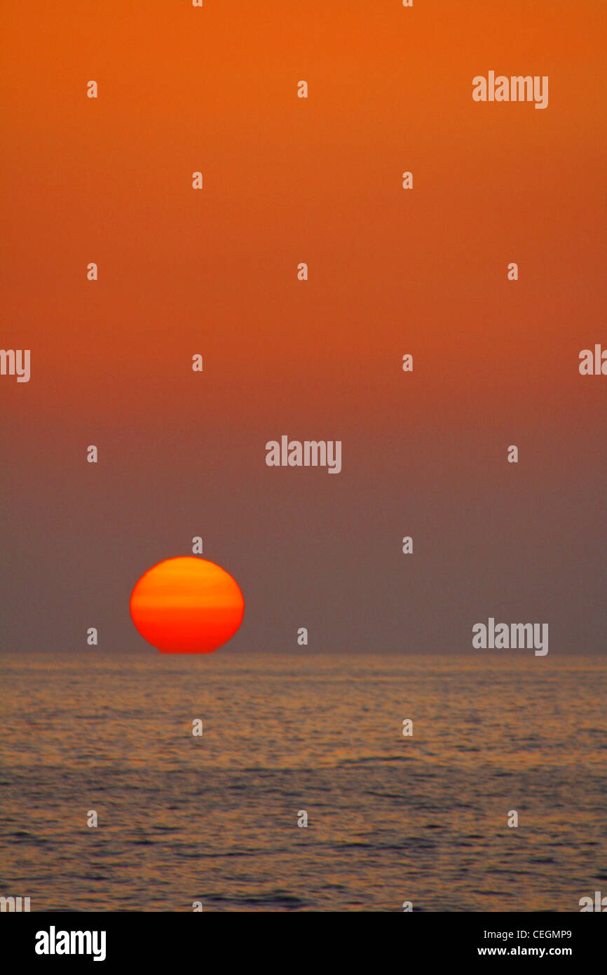 Hawaii sunset orange hi-res stock photography and images - Alamy