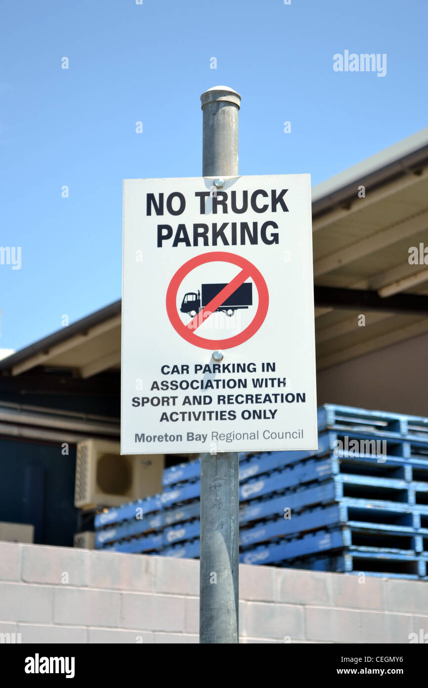 No truck parking sign Stock Photo - Alamy