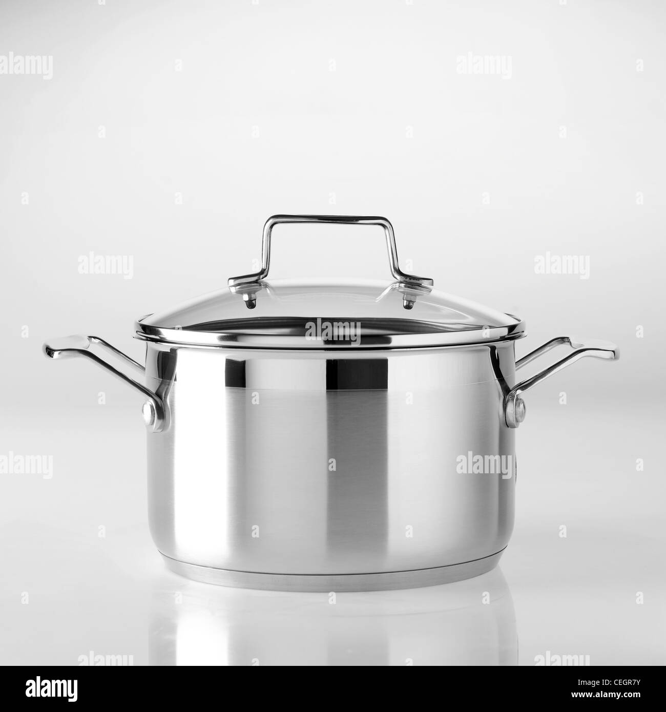 A still life shot of a stainless steel kitchen saucepan Stock Photo - Alamy