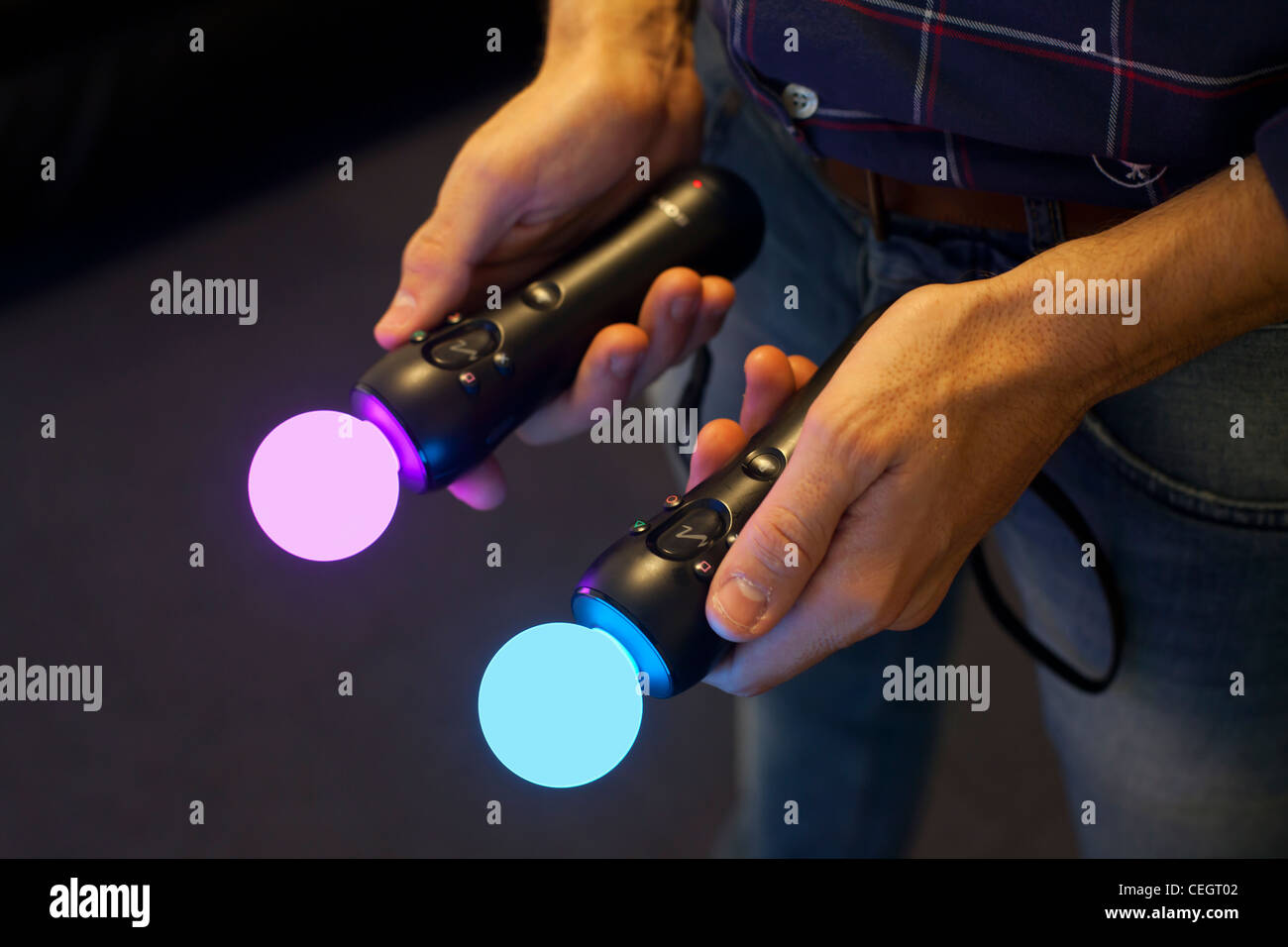 Handheld computer console hi-res stock photography and images - Alamy