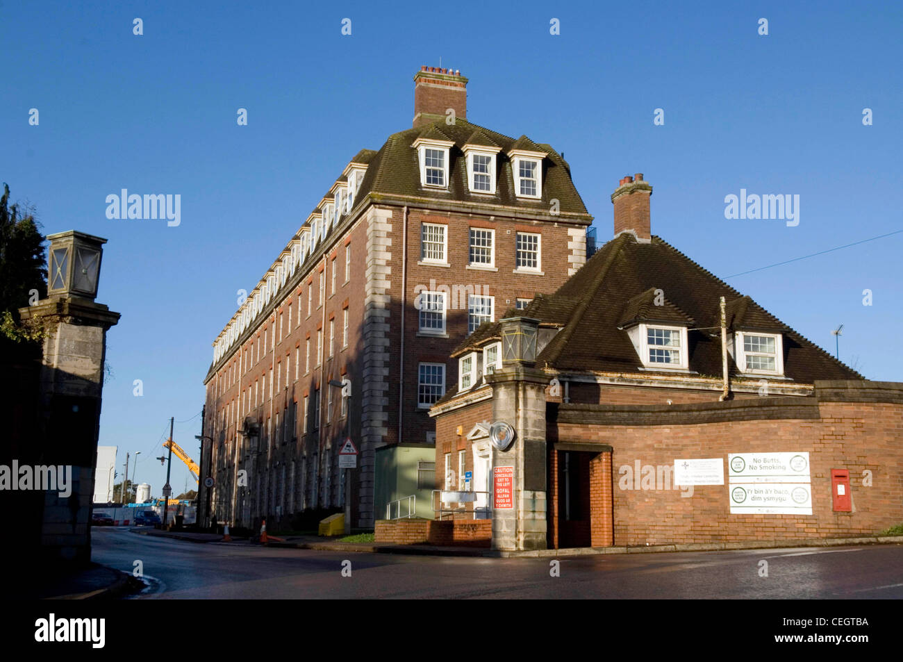 University hospital of wales hi-res stock photography and images - Alamy