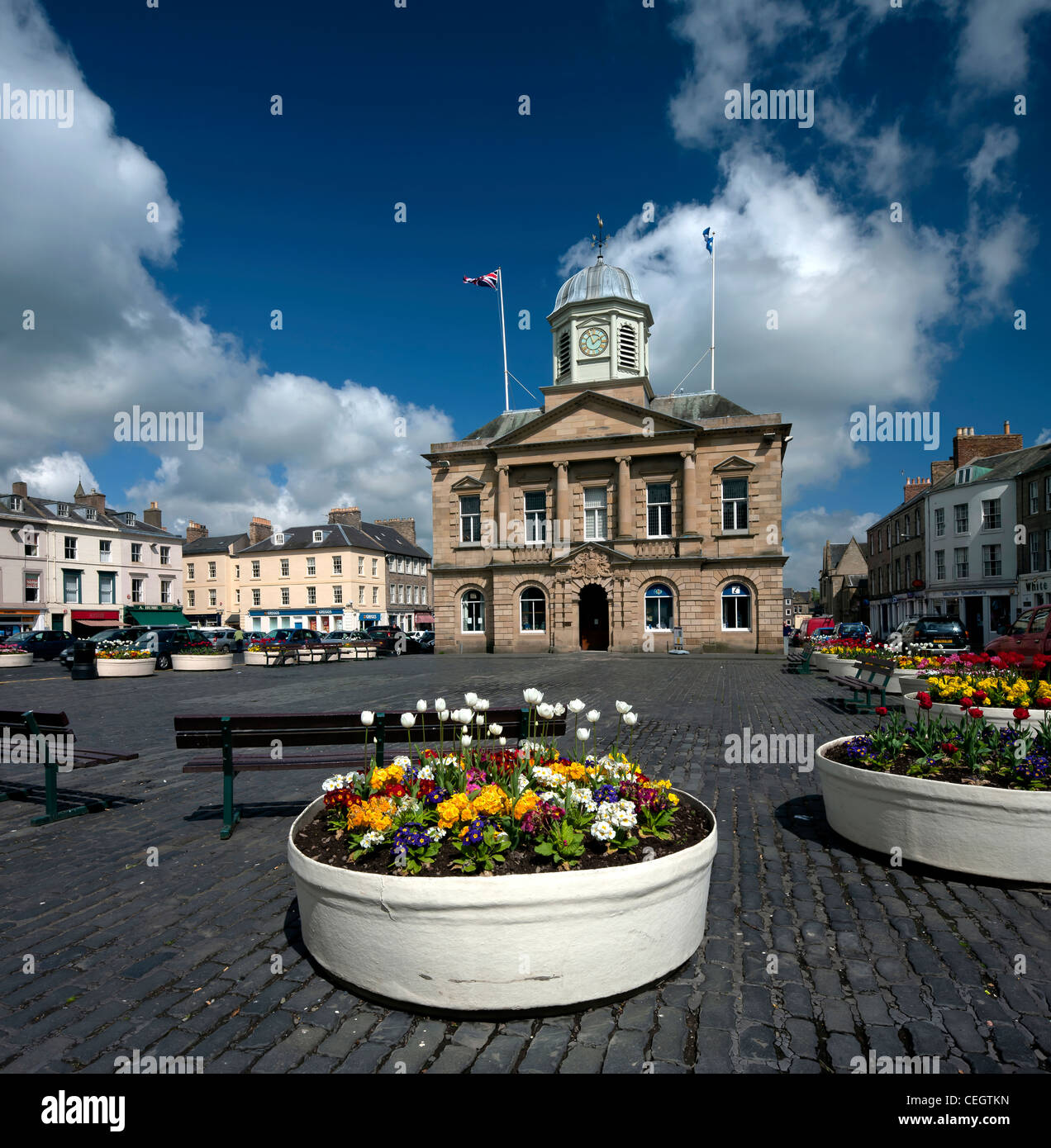 The Town Hall and Market Place, Kelso, Scottish Borders, Scotland Stock ...