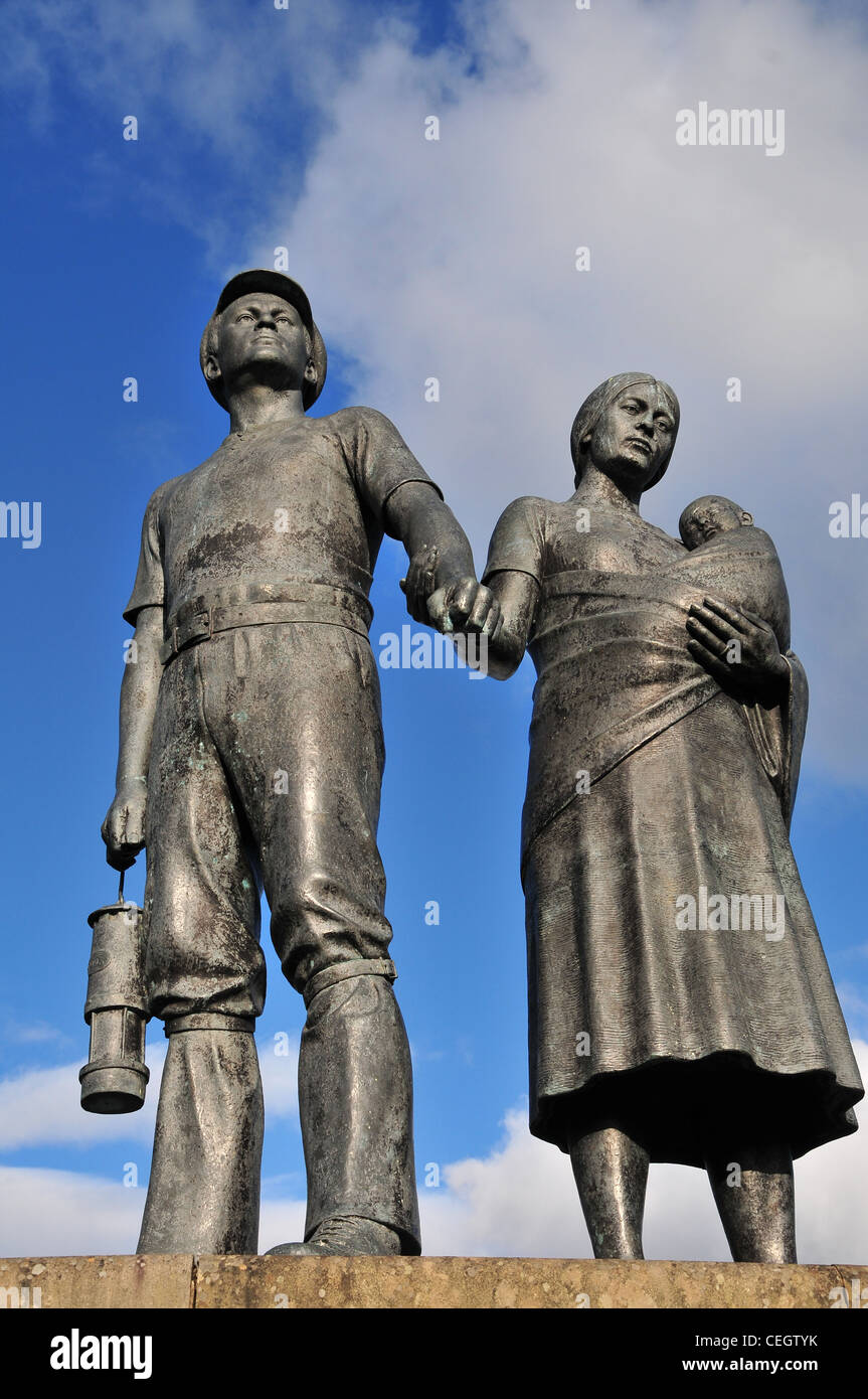 Miner and wife statue Treorchy Rhondda valley South Wales Stock Photo ...