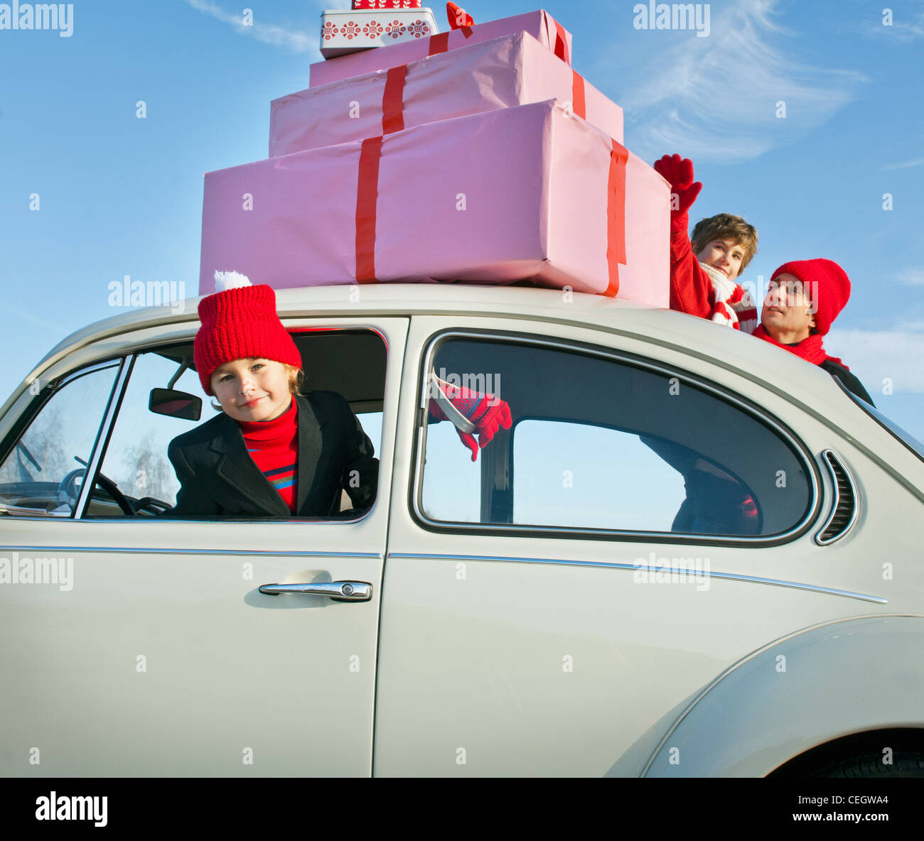 Pink presents car hi-res stock photography and images - Alamy