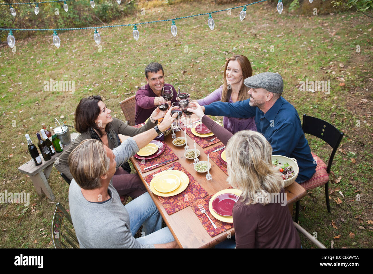 Outdoor dinner table for six hi-res stock photography and images - Alamy