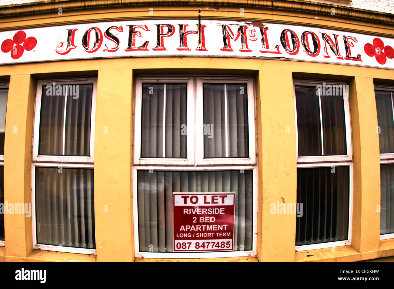 Property To Let sign signage advertisement advert Stock Photo - Alamy