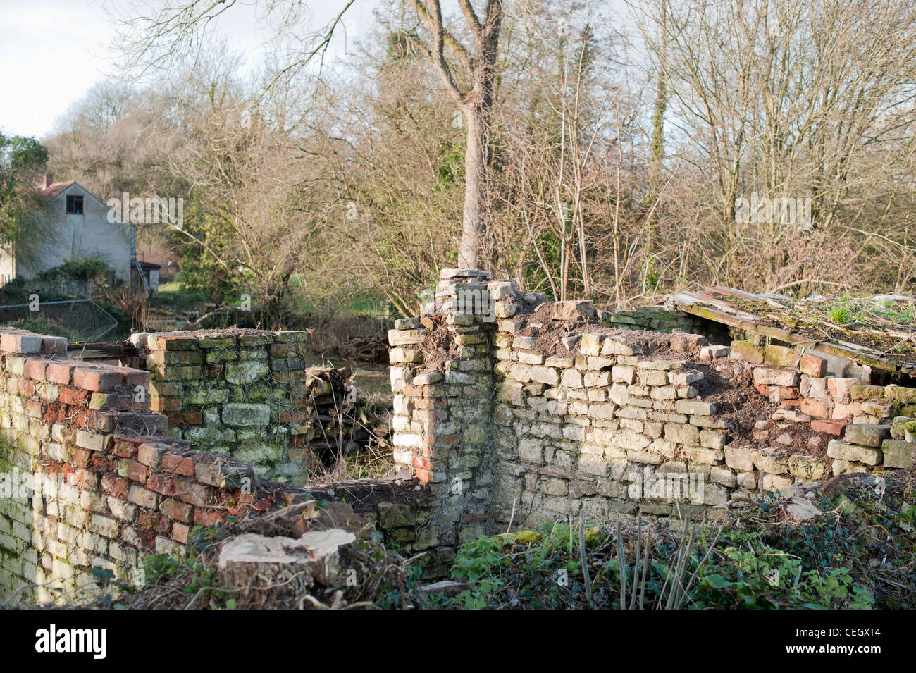 Old farm buildings stone hi-res stock photography and images - Alamy