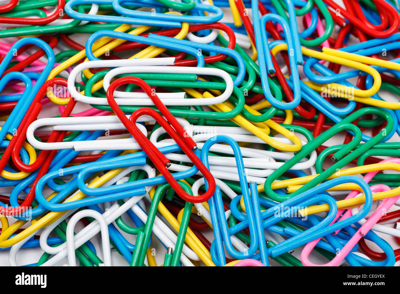 Coloured paperclips hi-res stock photography and images - Alamy