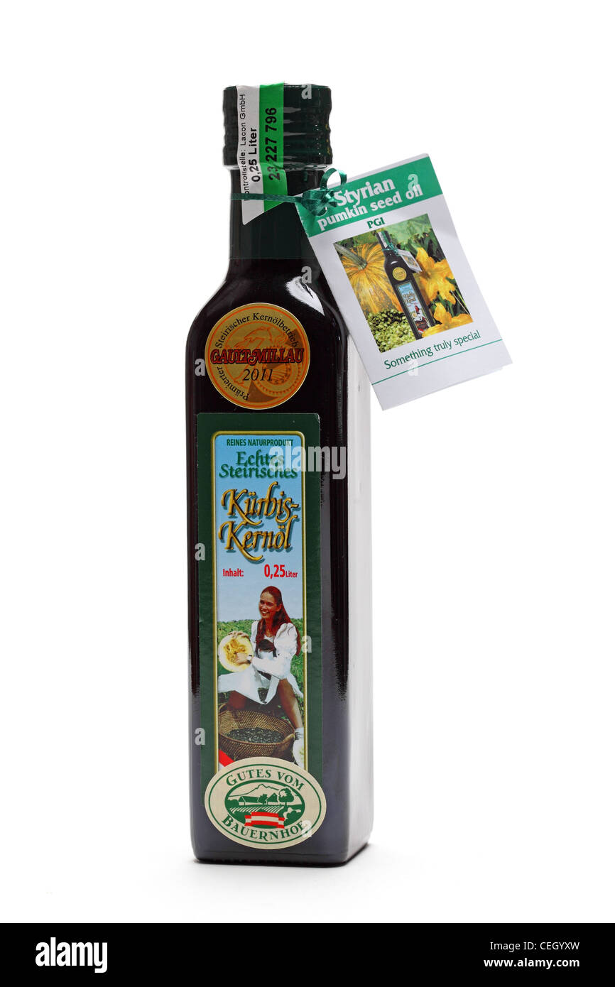 kurbiskernol pumpkin seed oil Stock Photo - Alamy