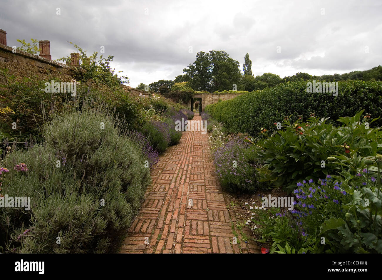 Opening in the wall hi-res stock photography and images - Alamy