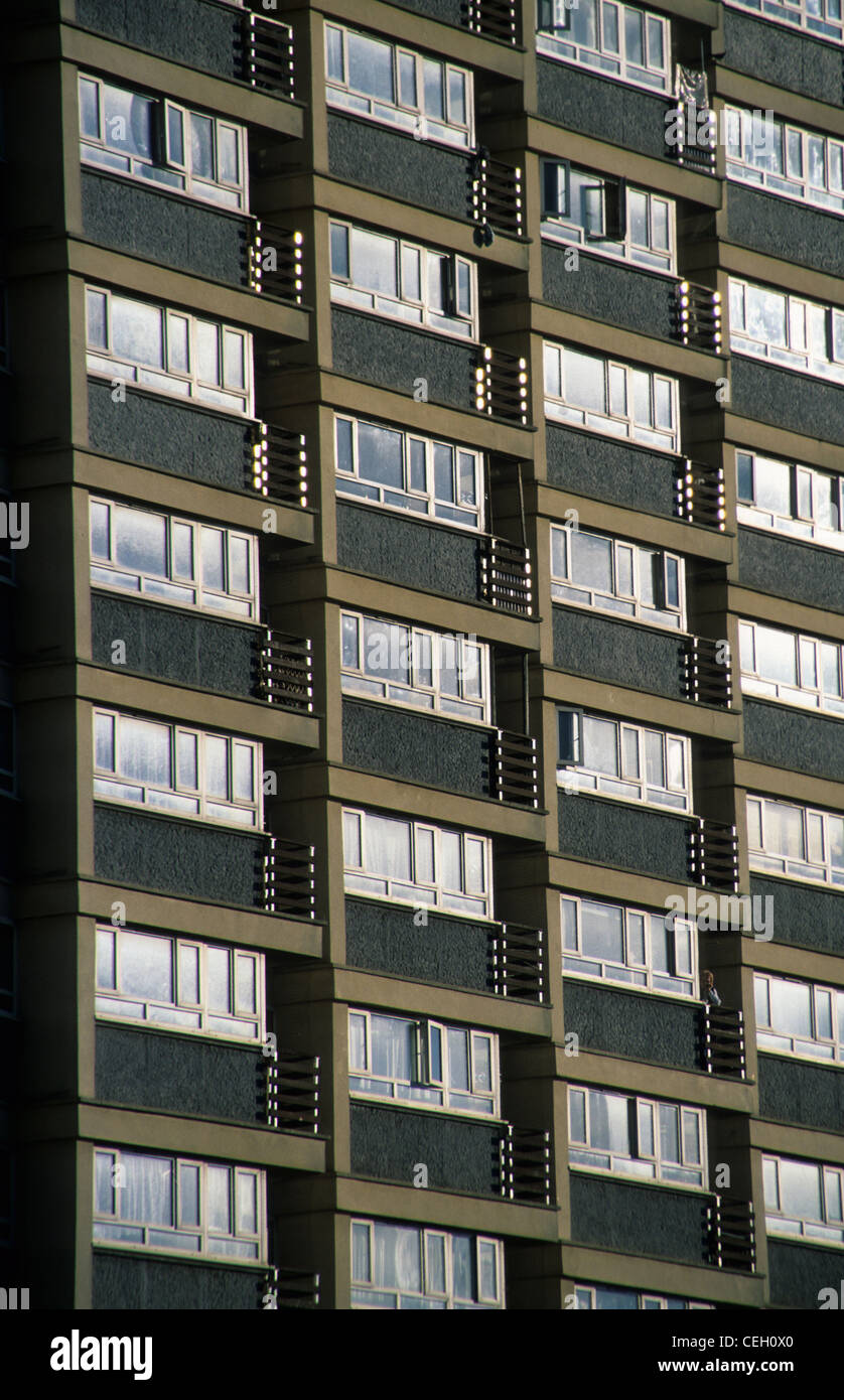 Ugly tower block hi-res stock photography and images - Alamy