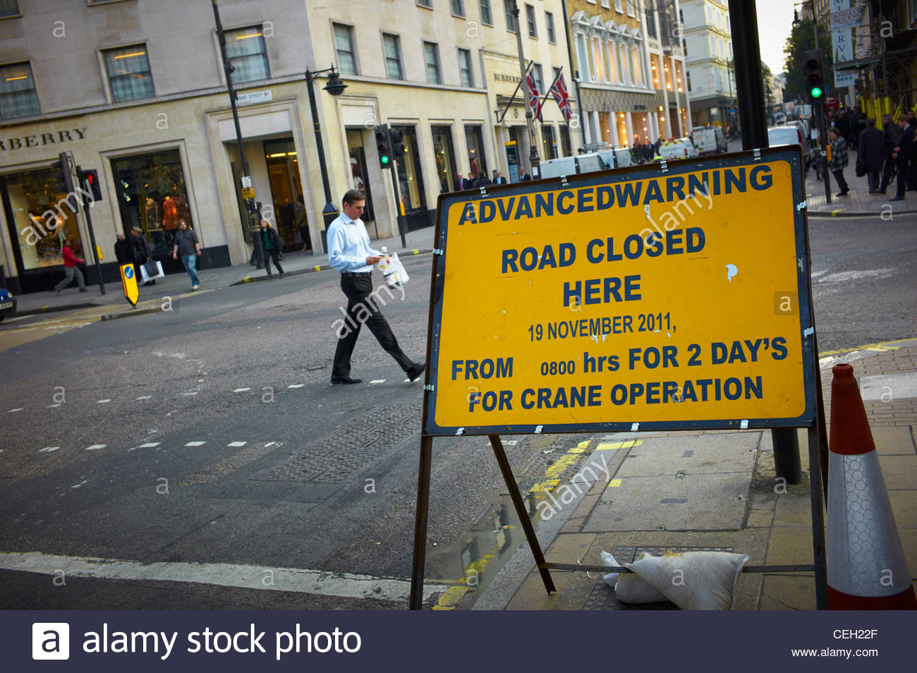 Pavement Closed Sign High Resolution Stock Photography and Images - Alamy