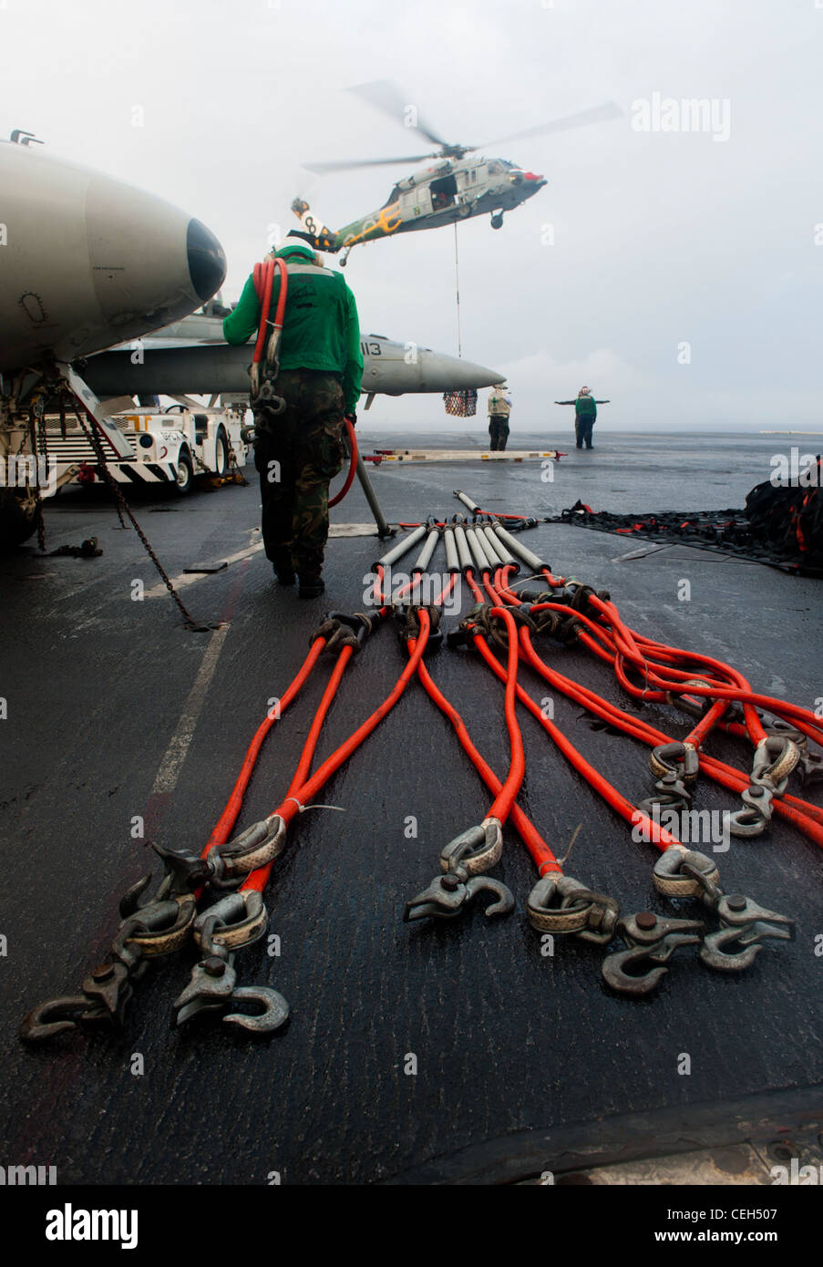 Flight deck operating hi-res stock photography and images - Alamy