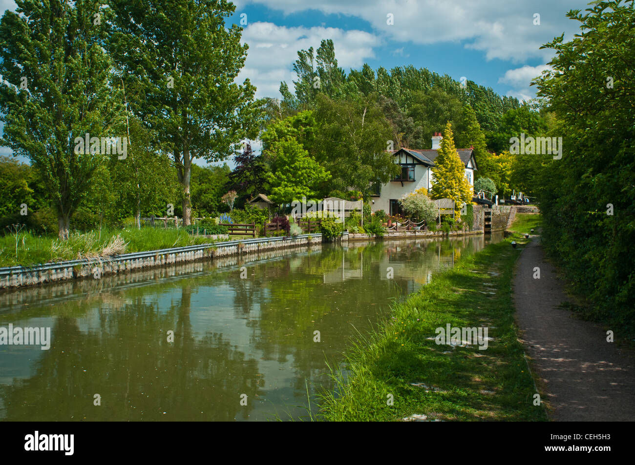 The Grand Union Canal at Bulbourne Stock Photo - Alamy