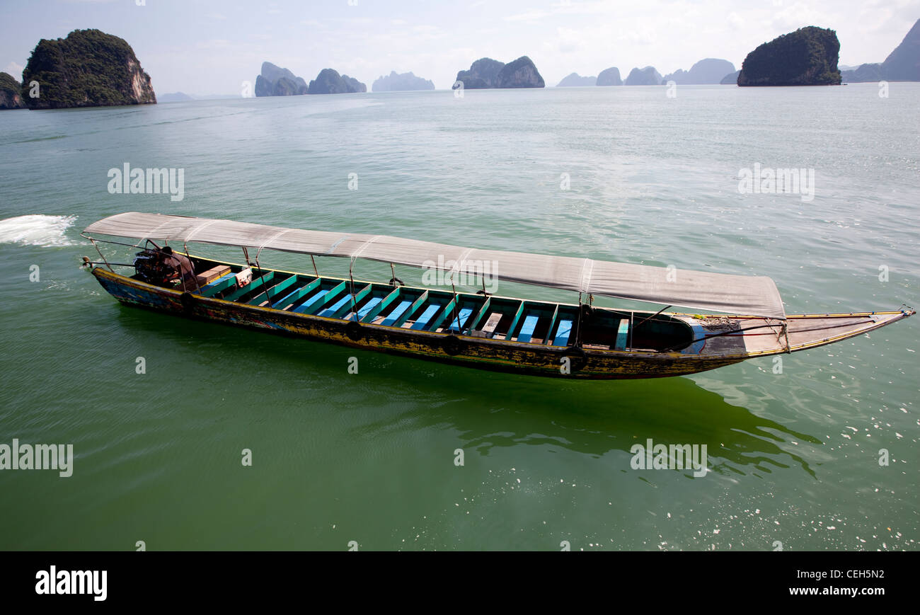 Long Thai Tourist Boat On the Open Ocean Stock Photo - Alamy