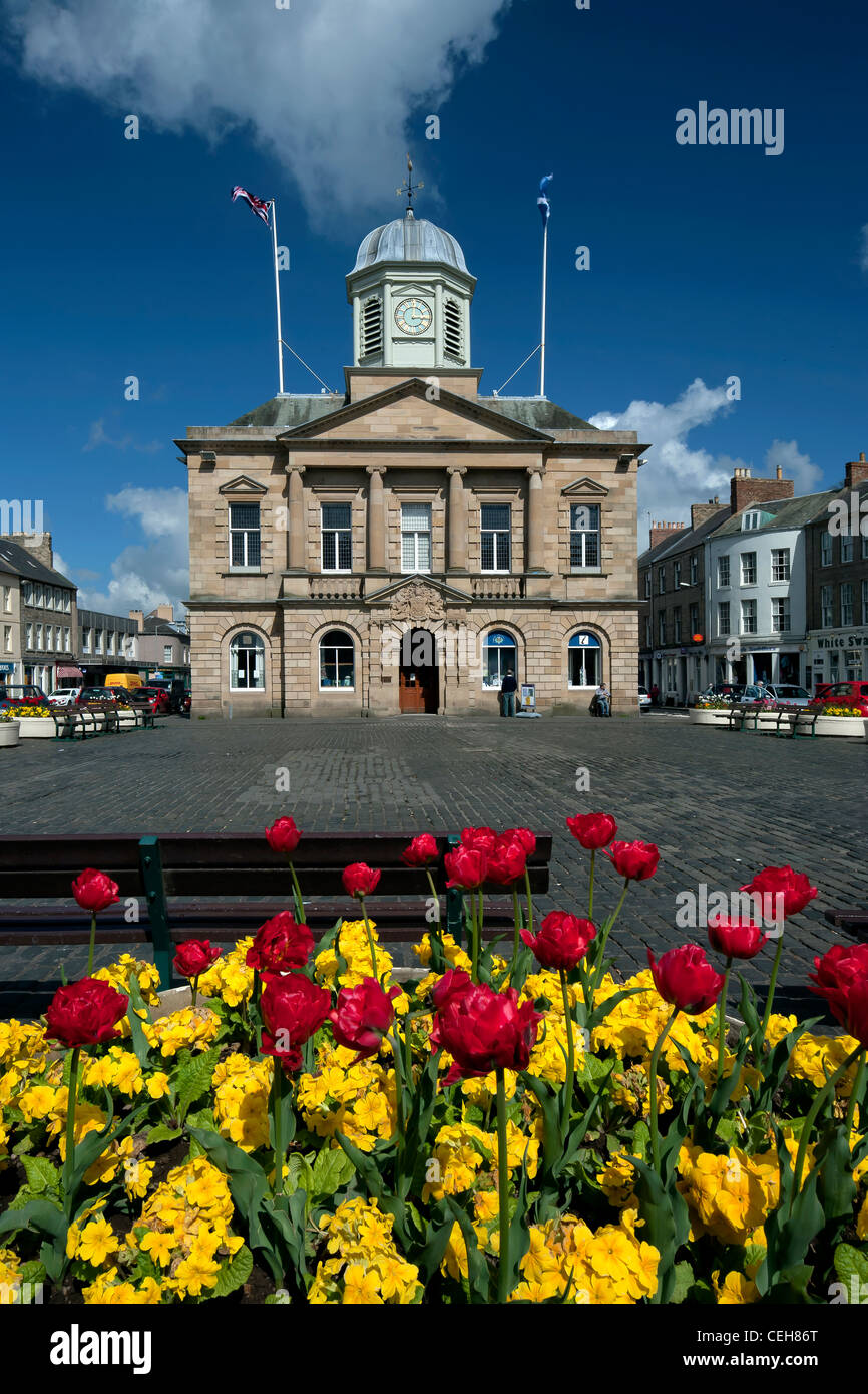 The Town Hall and Market Place, Kelso, Scottish Borders, Scotland Stock ...