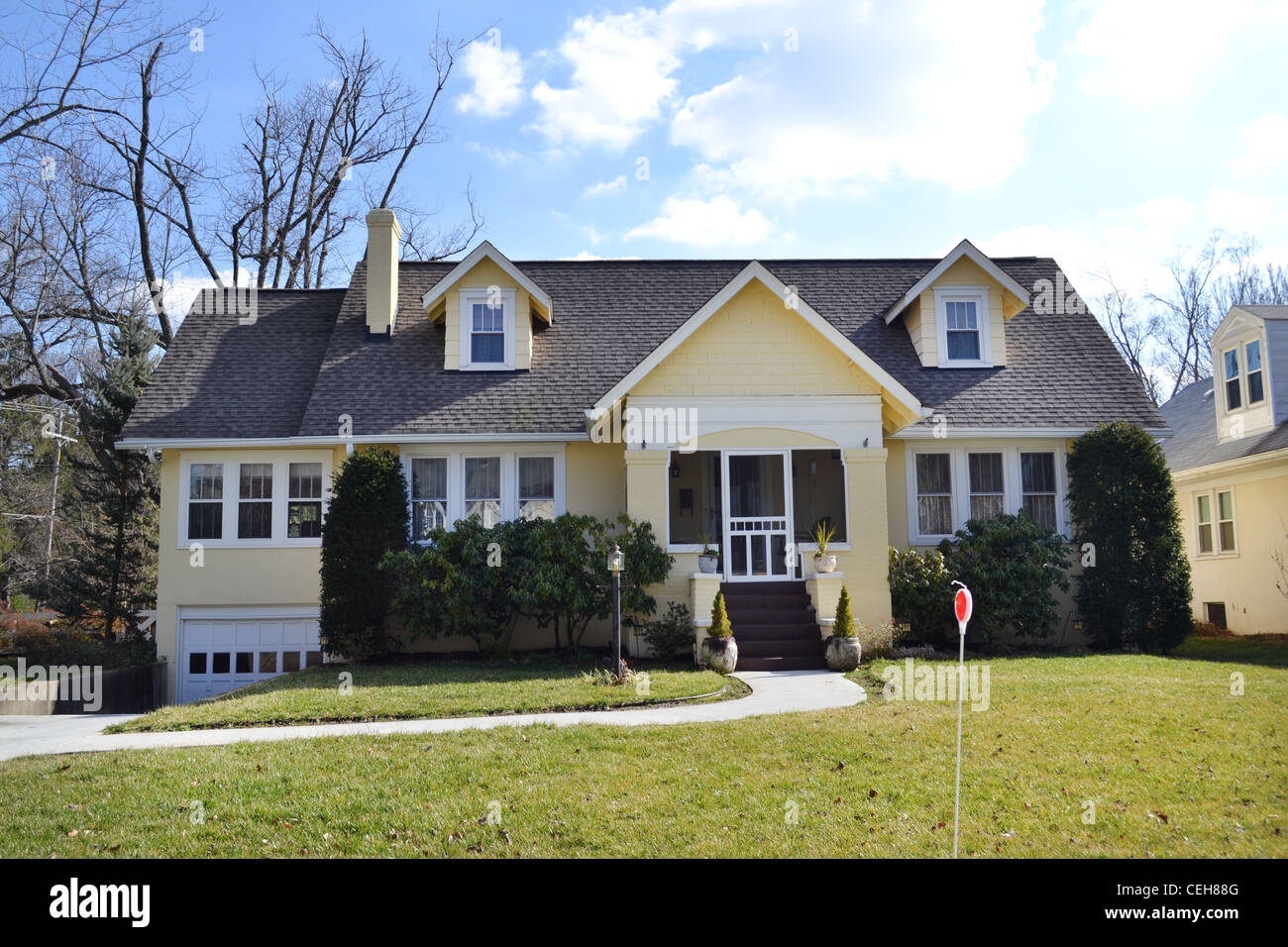 American Suburban House For Sale High Resolution Stock Photography and ...