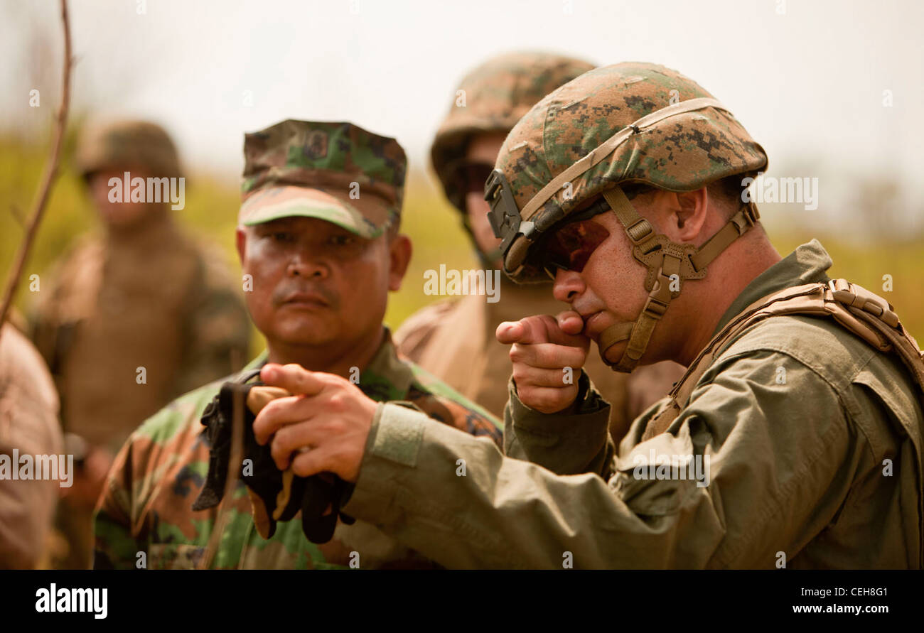 Marines engage in combat hi-res stock photography and images - Alamy