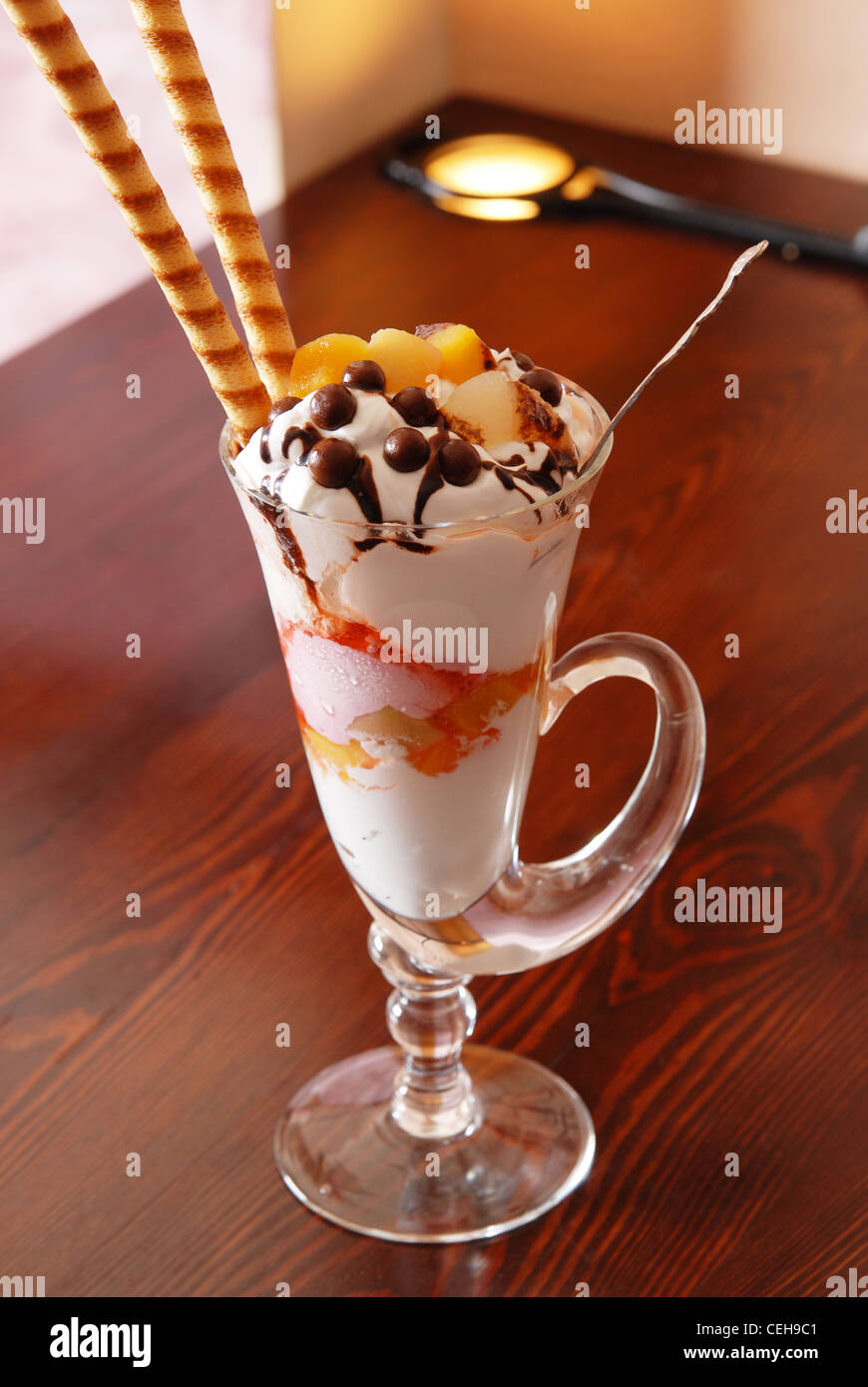 Vanilla sundae with whipped cream Stock Photo - Alamy