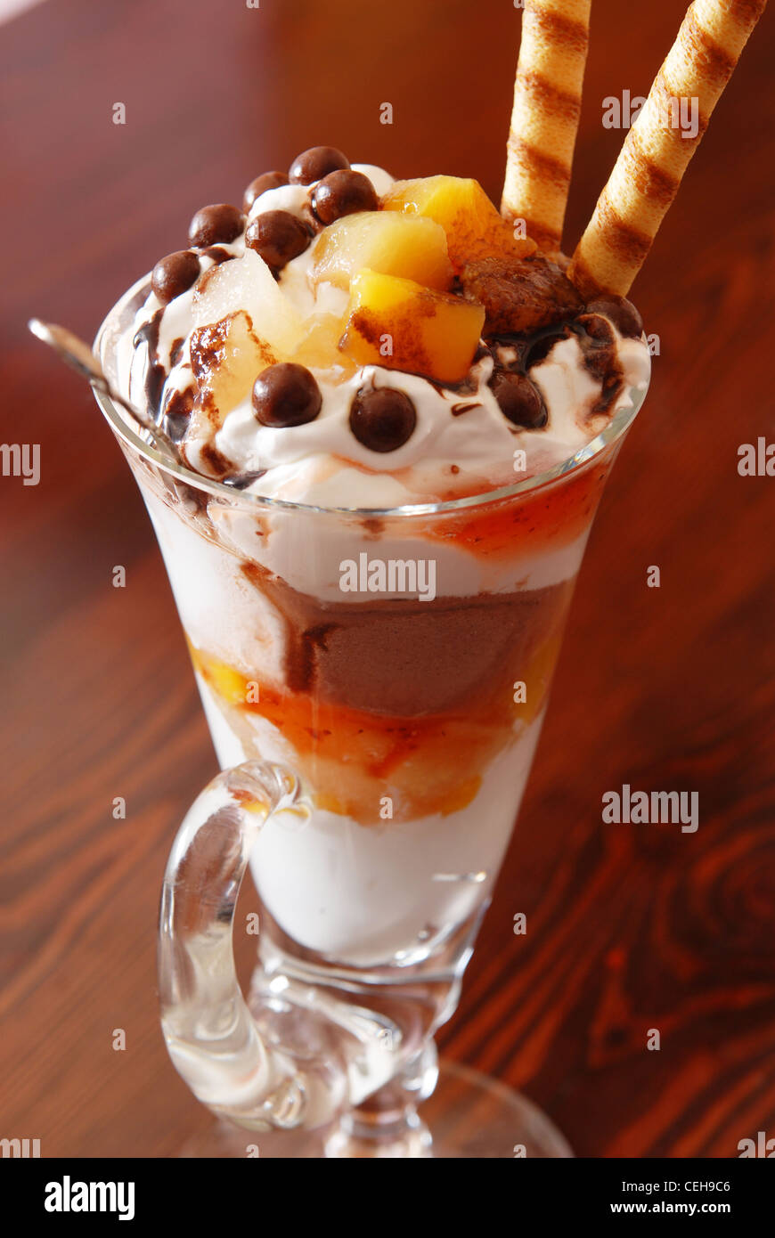 Vanilla sundae with whipped cream Stock Photo - Alamy