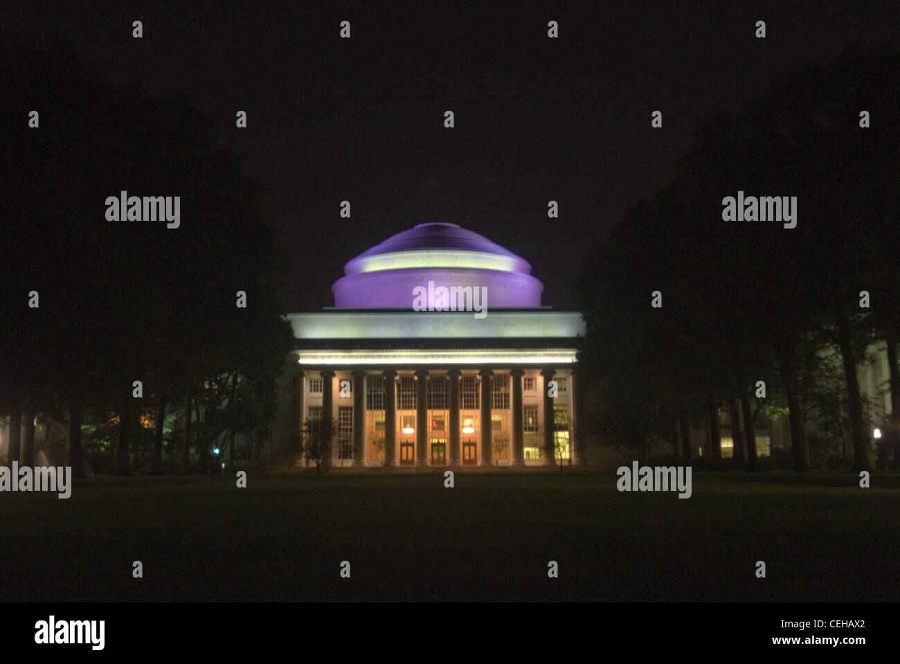 M i t campus dome hi-res stock photography and images - Alamy