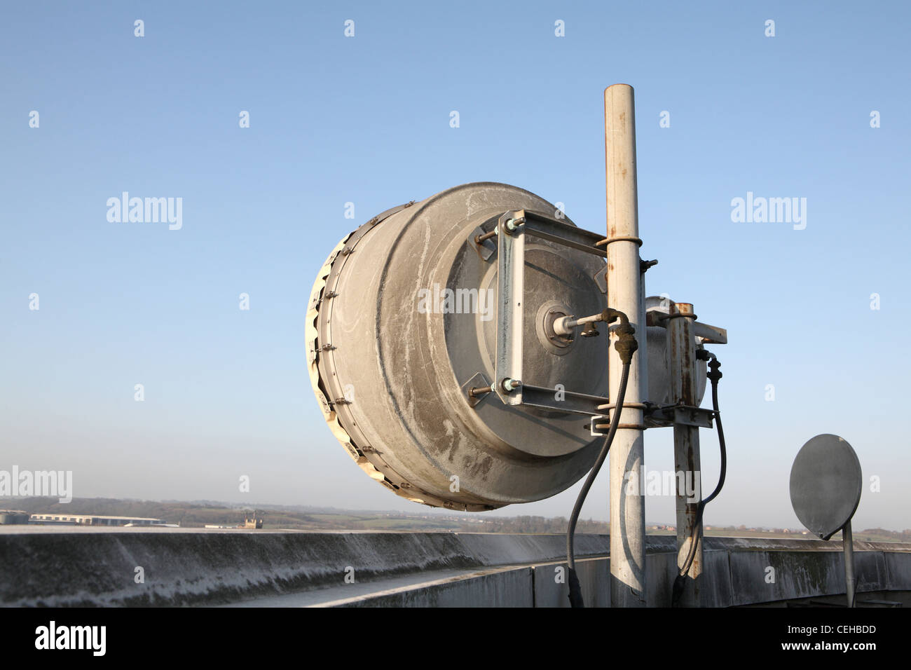 Microwave receivers hi-res stock photography and images - Alamy