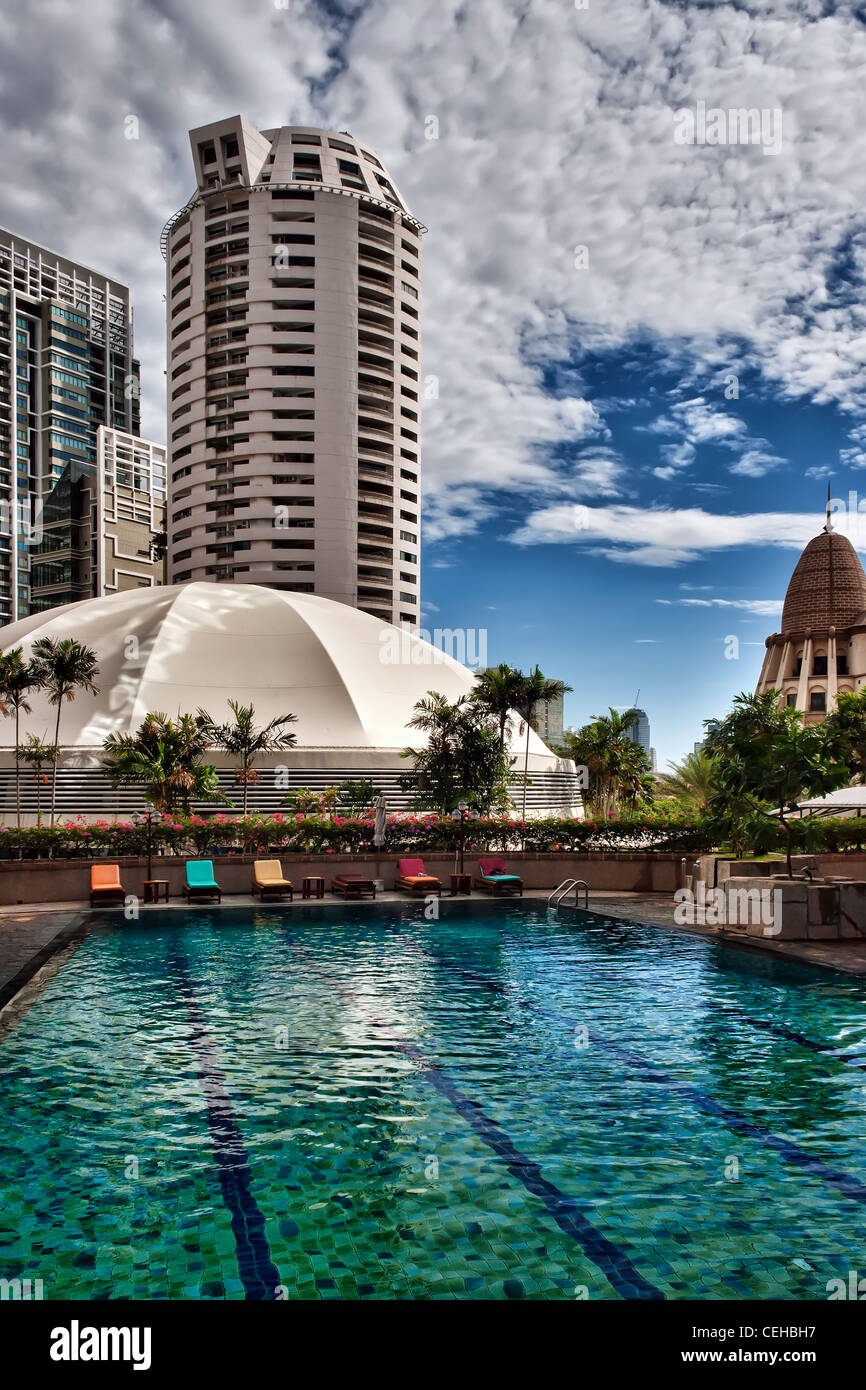 rooftop swimming pool, views of the skyscrapers Stock Photo - Alamy